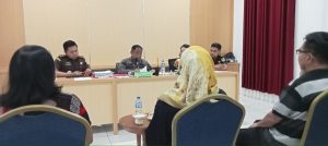 Terima Aspirasi Masyarakat Girian Indah, Ini Pesan Kajari Yadyn – Indo NEWS