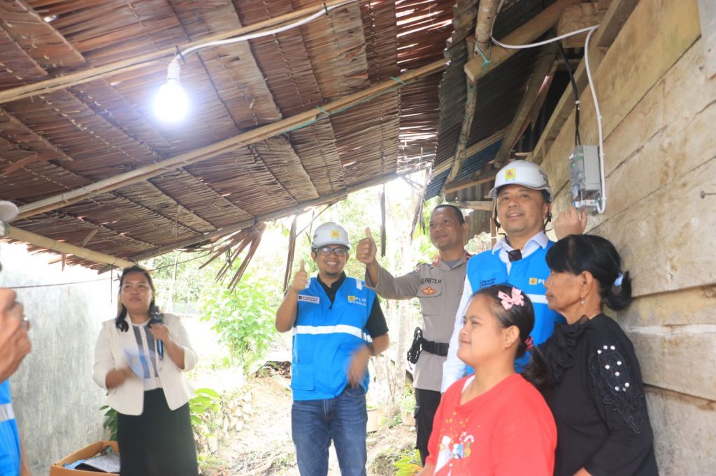 Wujudkan Mimpi Warga Poso: Dua Tahun Hidup Tanpa Listrik, Ni Wayan Kini ...